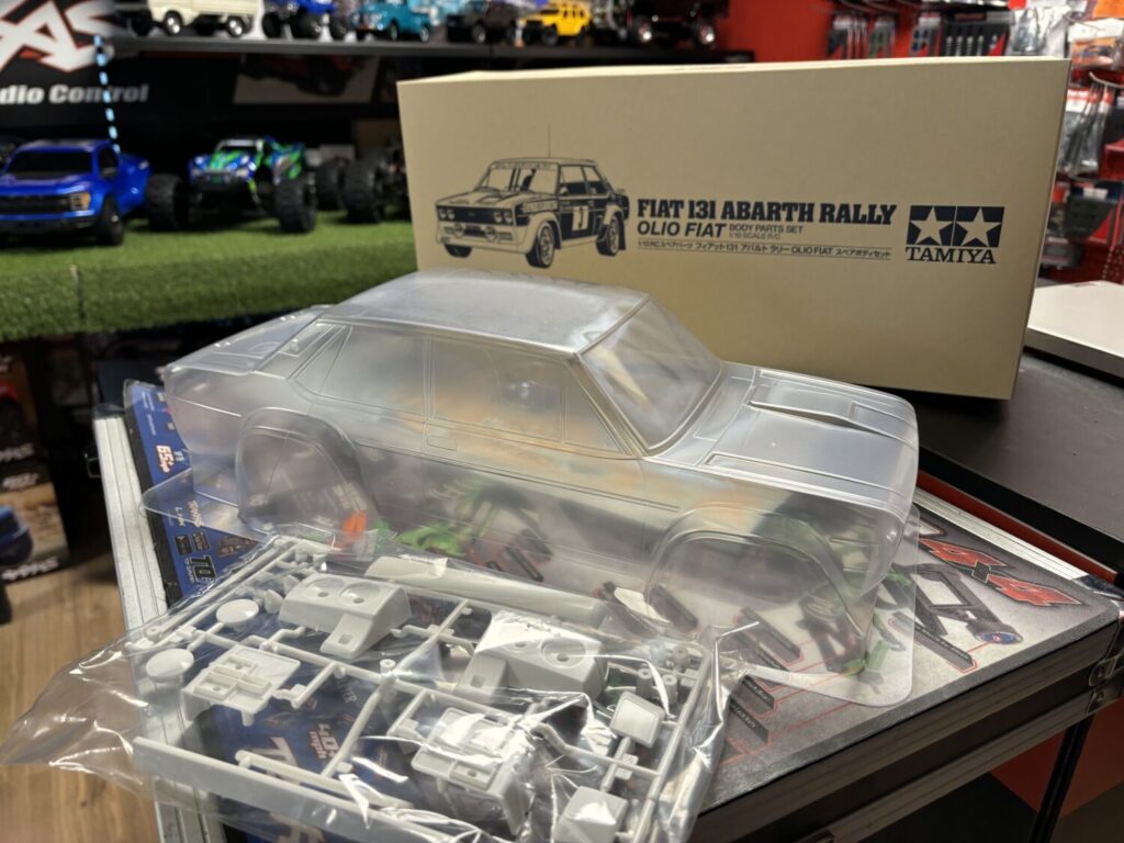 Tamiya M-Chassis Bodyset Fiat 131 Abarth Rally Olio (239mm) 51710